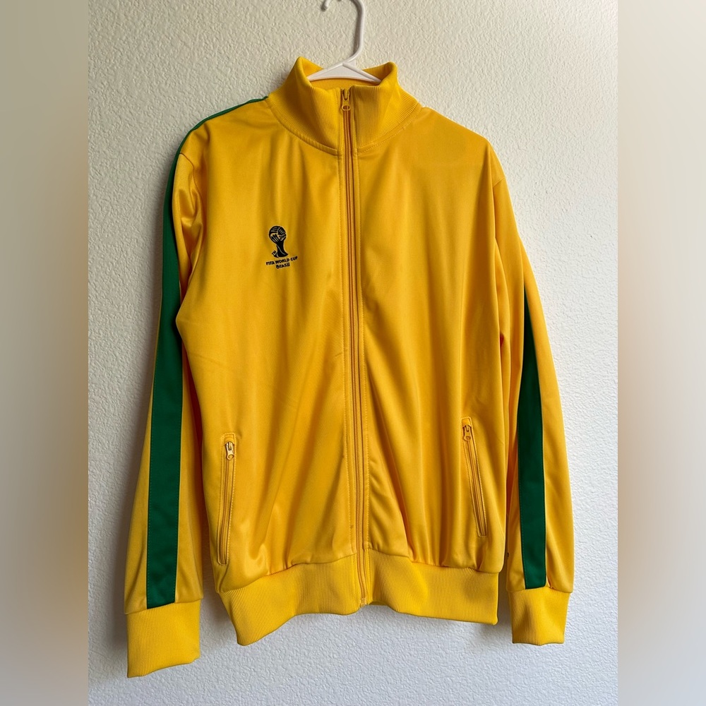 2014 Fifa Cup Brasil Jacket In A Size Medium - Gem